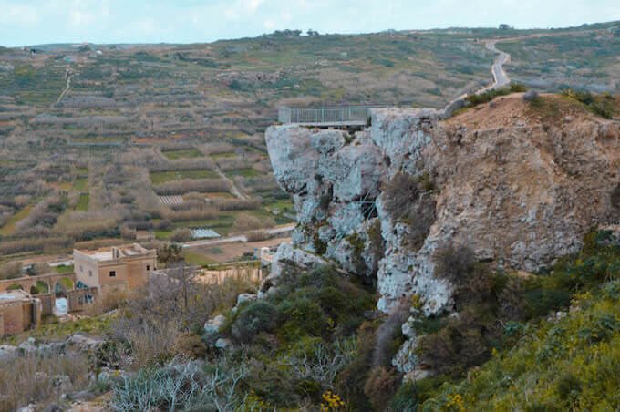 Gita sull'isola di Gozo: visita al Mulino Ta' Kola e alla Grotta di Calipso